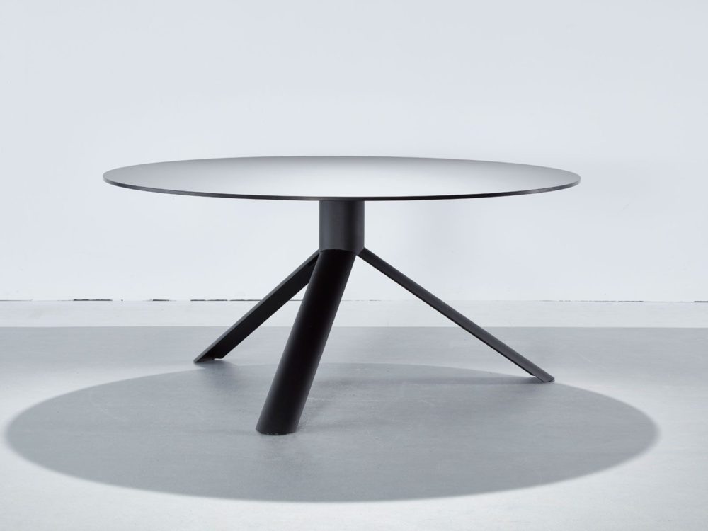 Tube table 155 cm Maarten Baptist by Maarten Baptist