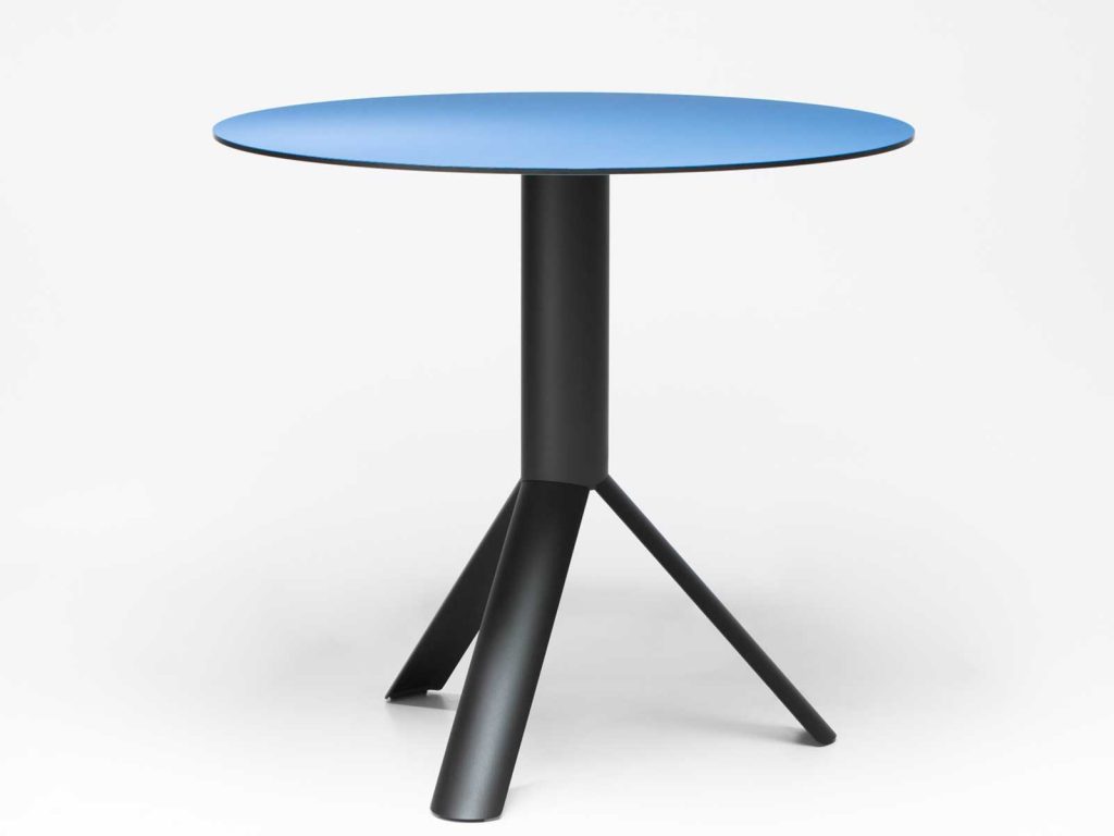 Tube table oval Maarten Baptist by Maarten Baptist